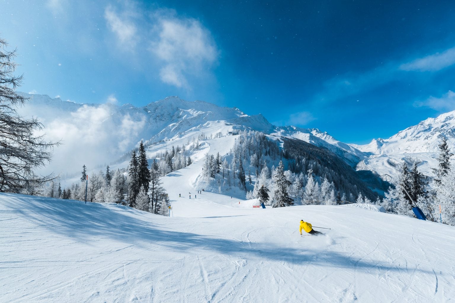 Skiing - Courmayeur Mont Blanc Funivie