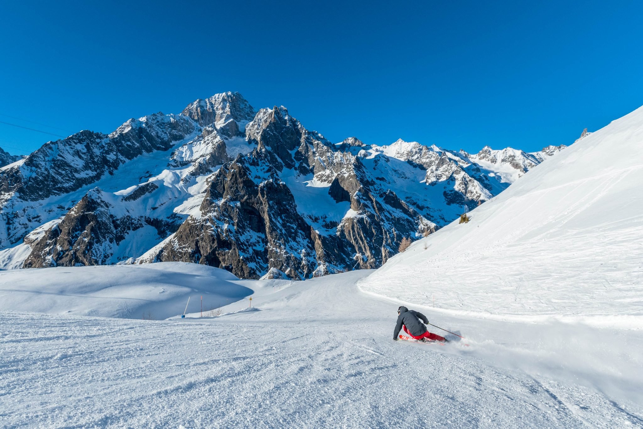 Skiing - Courmayeur Mont Blanc Funivie